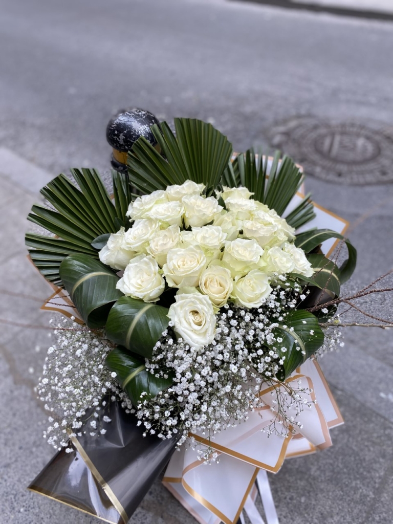 20 Adet Beyaz Gül Buketi | İstanbul Şişli'de Gülcan Flowers 7/24 Online ...